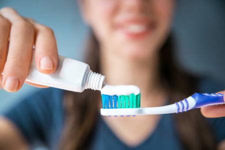 Which Toothpaste Should I Use? | Happy Smiles Dentist